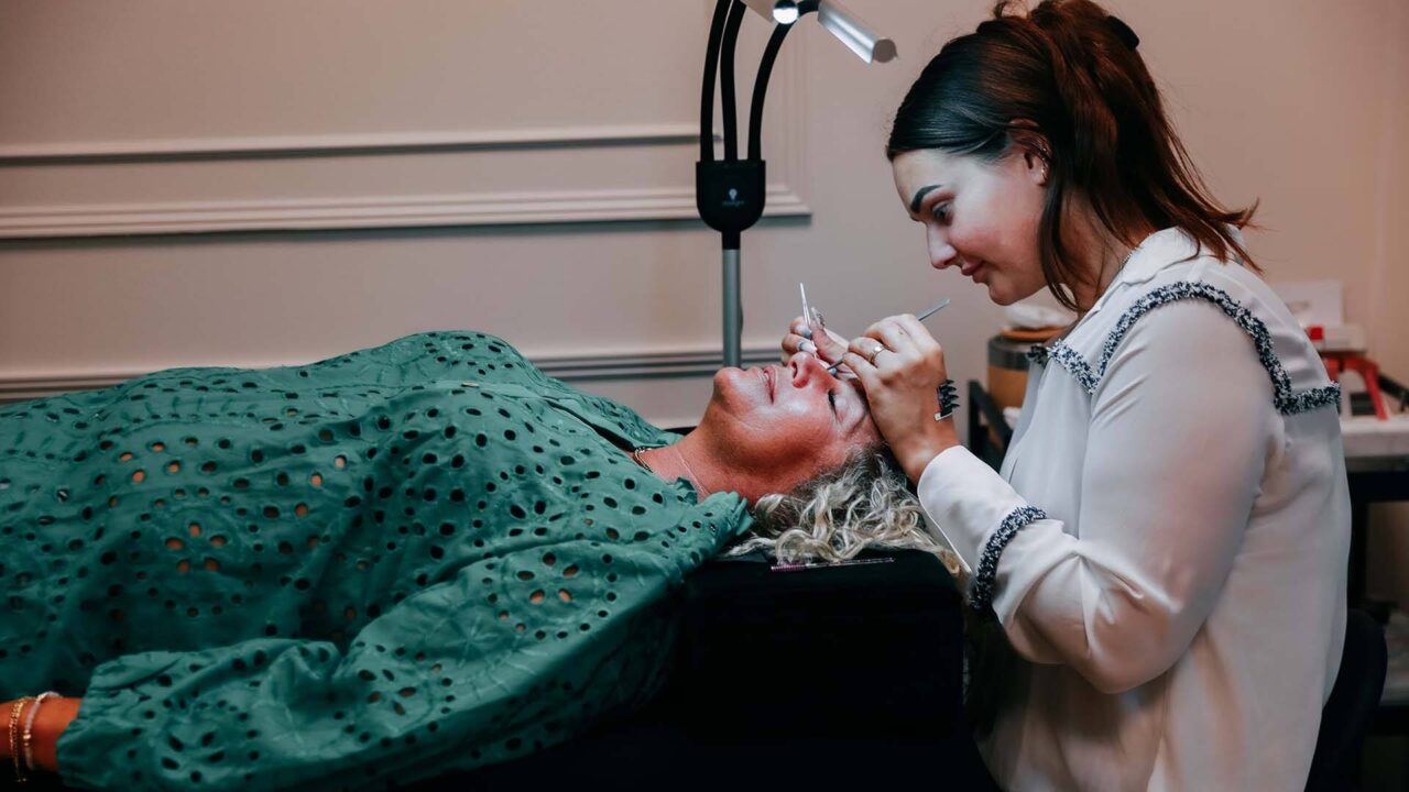 De NR1 Beautysalon in Weesp | Van Eijk Brows & Beauty